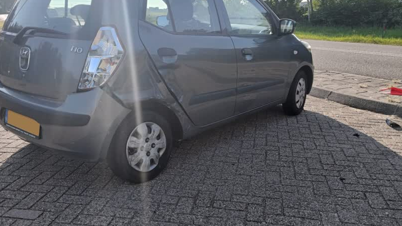 Automobilist botst op tegenligger tussen Didam en Wehl