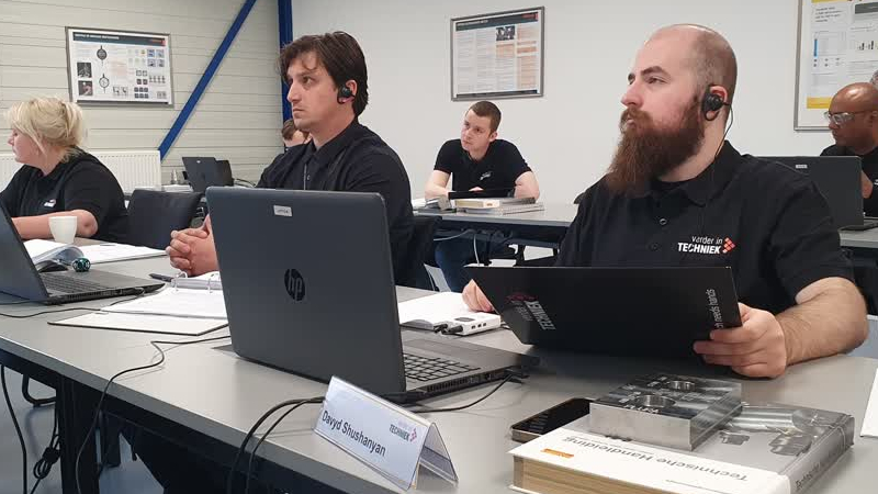 Oekraïners klaargestoomd voor technisch werk in de Achterhoek Oekraïners klaargestoomd voor technisch werk in de Achterhoek